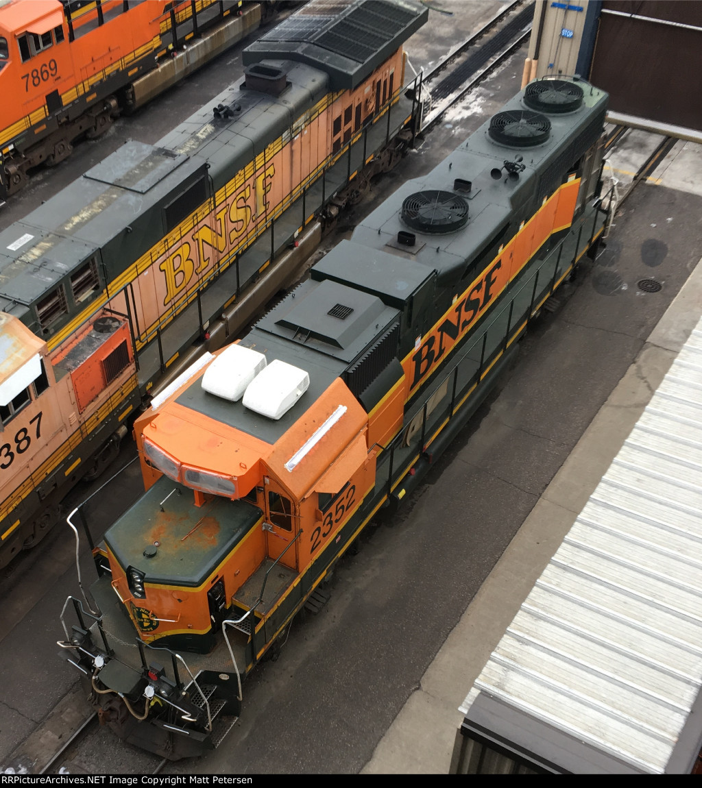 BNSF 2352